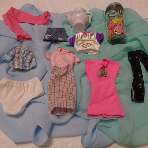 VINTAGE RETRO DOLL STUFF ETC. LOT | Toys | Vintage Retro Assorted Doll ...